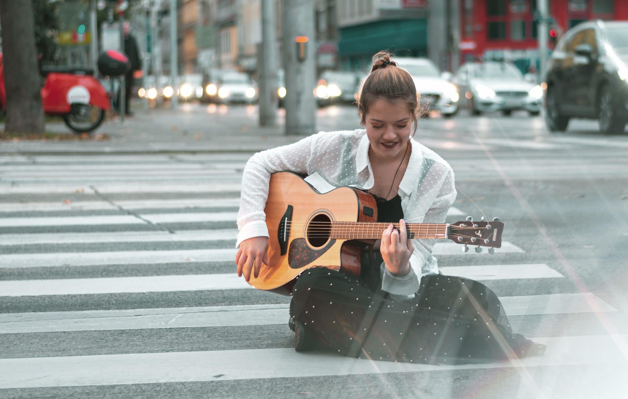 Laura Heily im Portrait: Deeper Pop-Sound aus Österreich mit neuer EP!