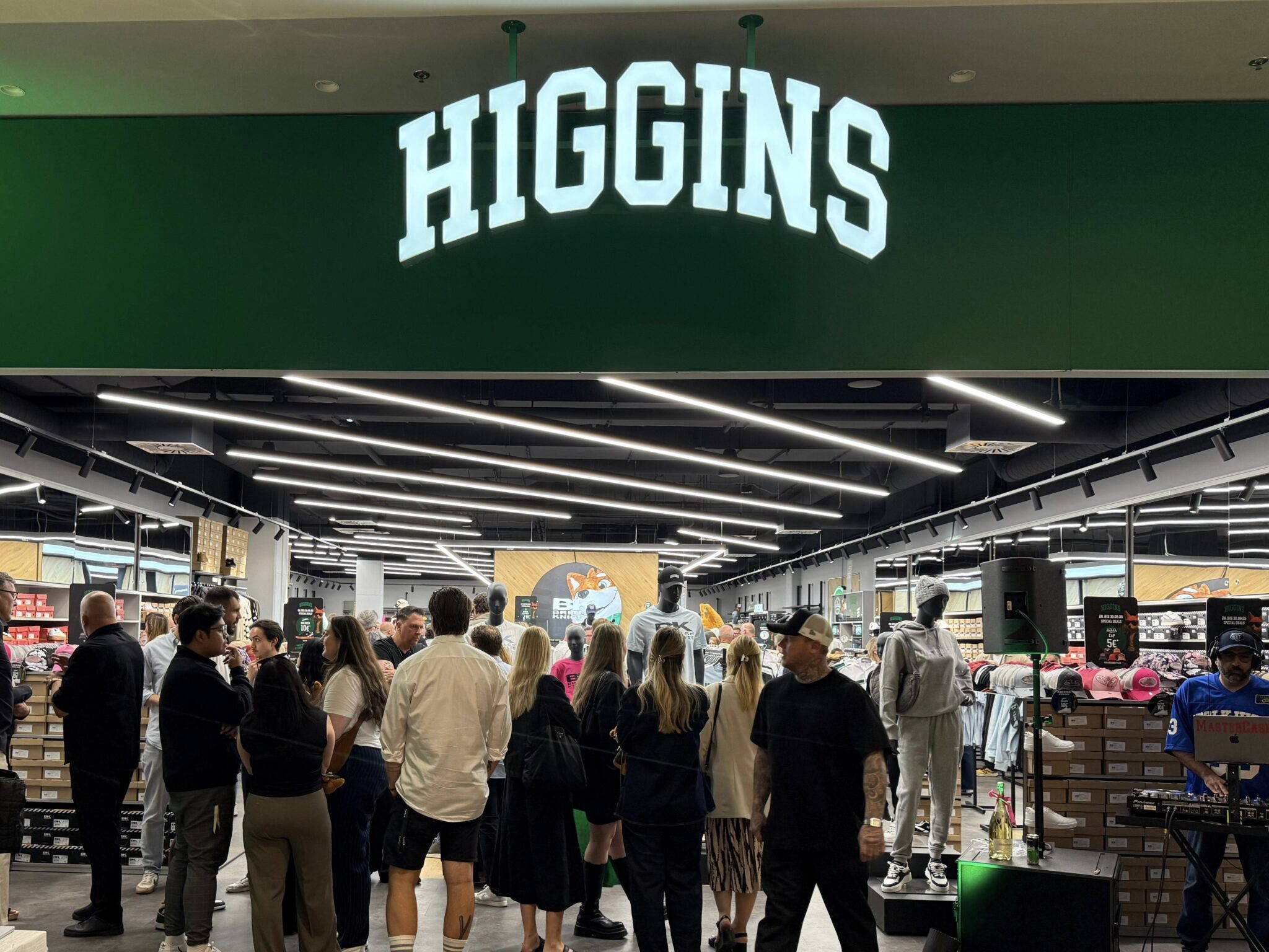 Higgins eröffnet 10 Stores in Österreich - Streetwear trifft auf Community